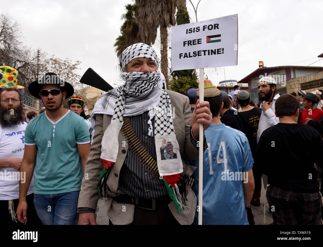 What Do Israeli People Wear