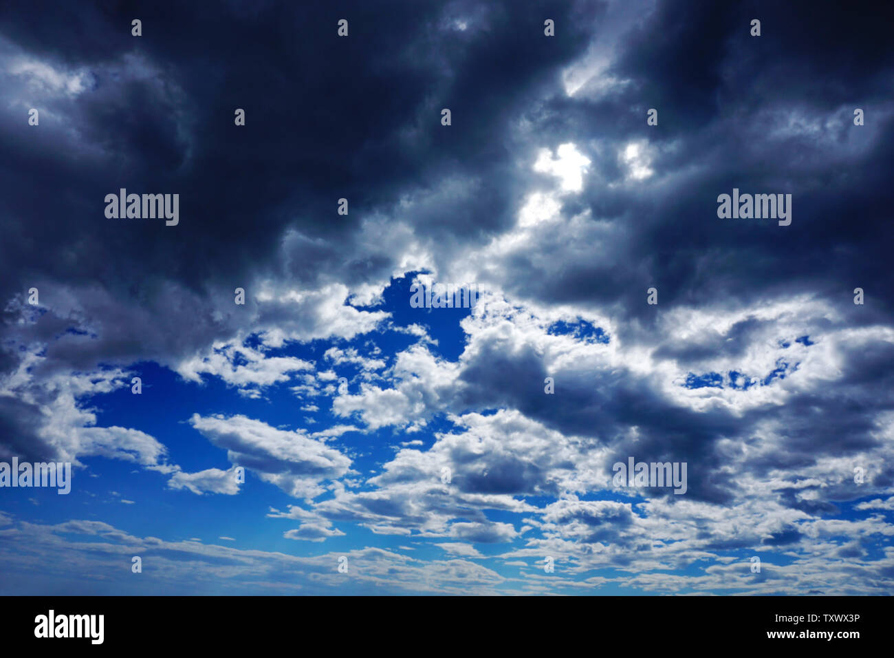 Grayish blue sky hi-res stock photography and images - Alamy
