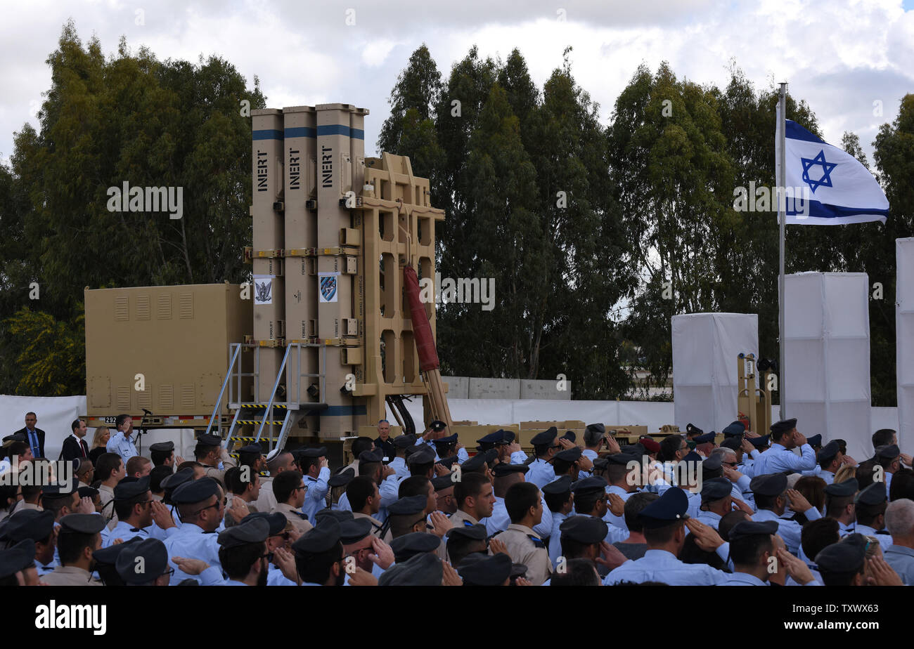 Israeli Air Force soldiers salute the Israeli flag at the official ...