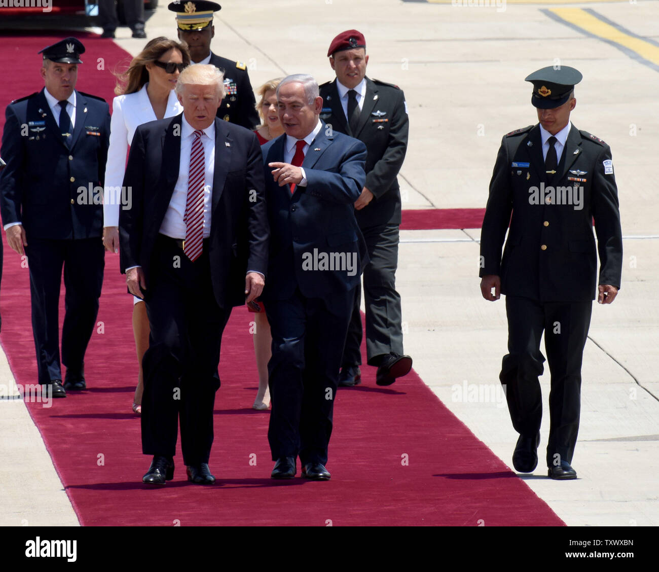 US President Donald Trump (L) and Israeli Prime Minister Benjamin ...