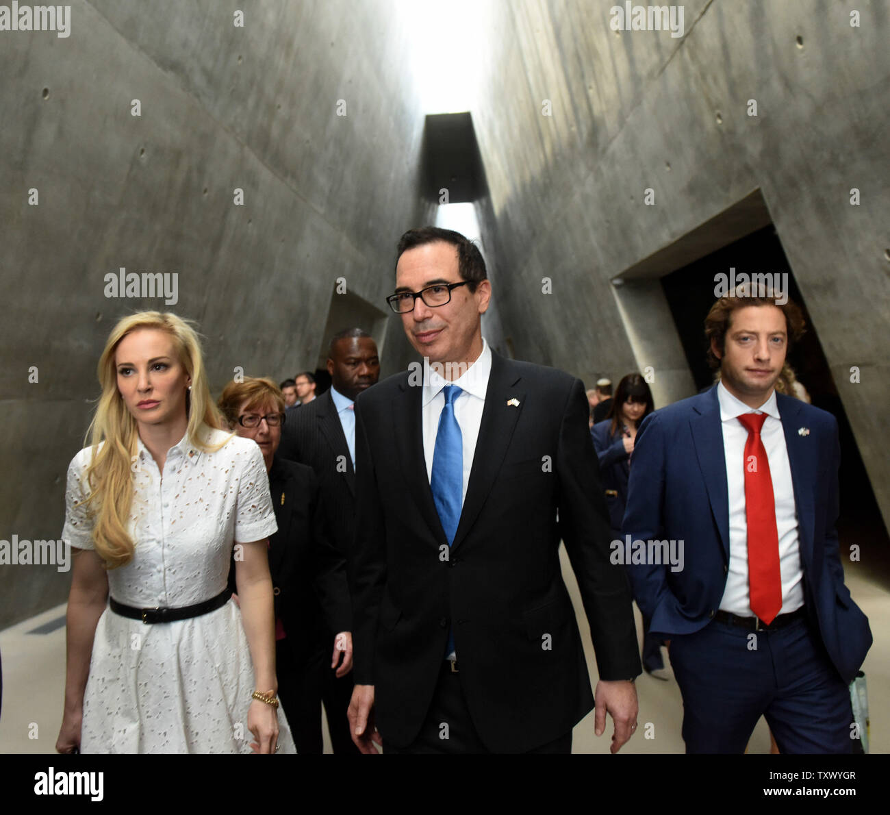Steven mnuchin wife hi-res stock photography and images - Alamy