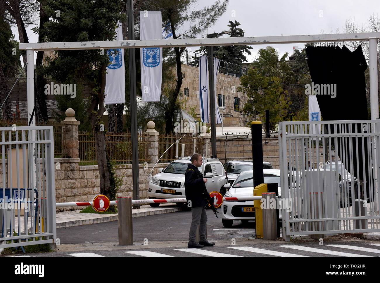 Security guards israeli prime minister hi-res stock photography and ...