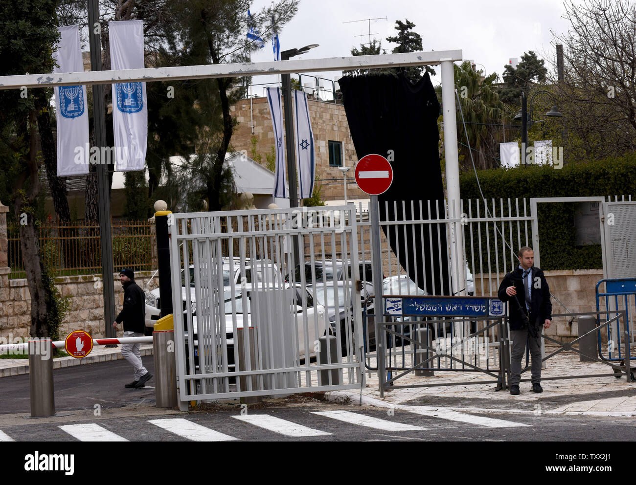 Security guards israeli prime minister hi-res stock photography and ...
