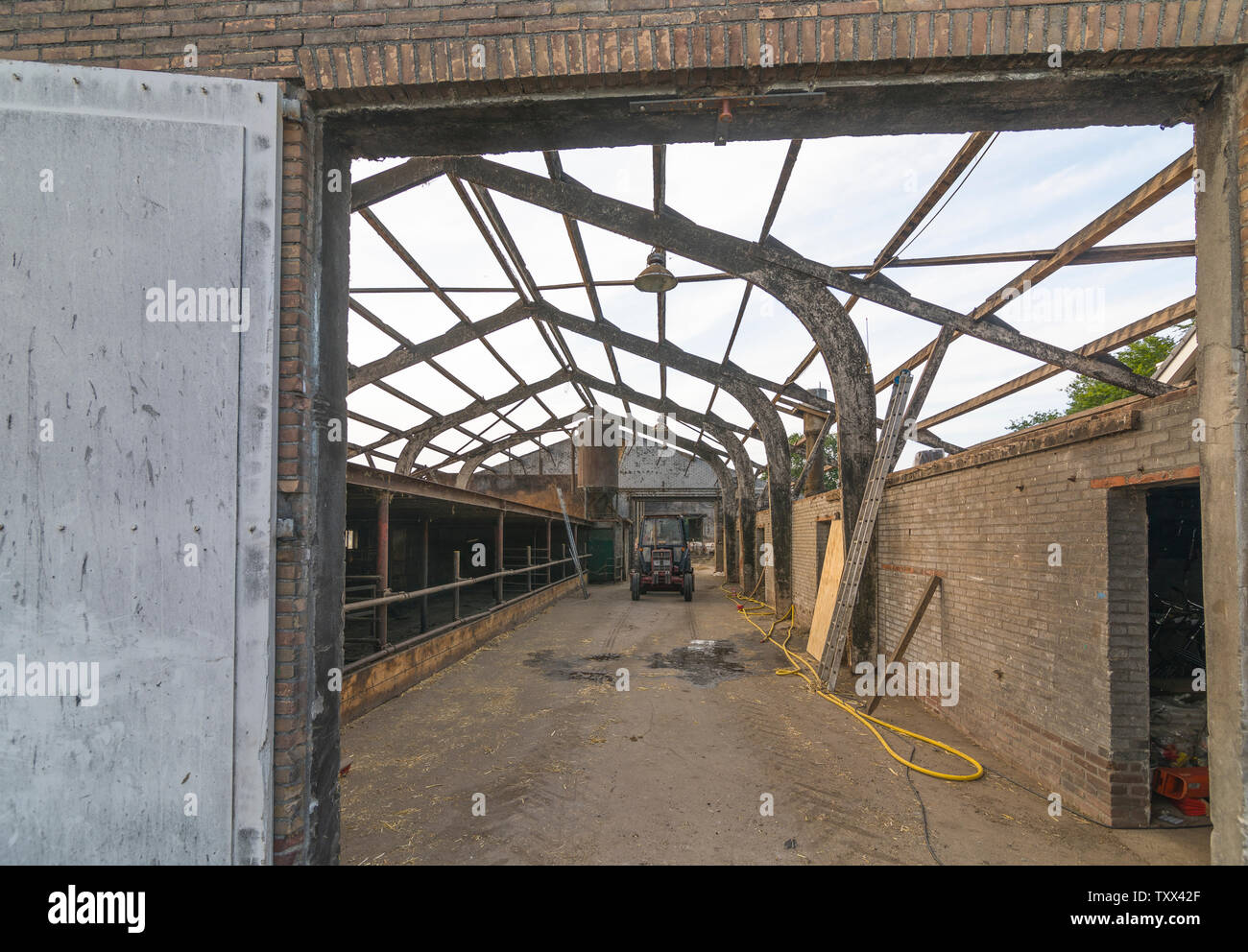 Asbestos asbestos removal building hi-res stock photography and images ...