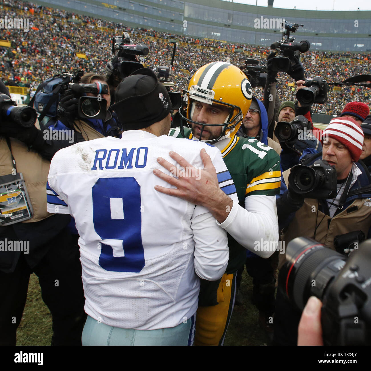 Green Bay Packers' quarterback Aaron Rodgers (12) and Dallas Cowboys ...