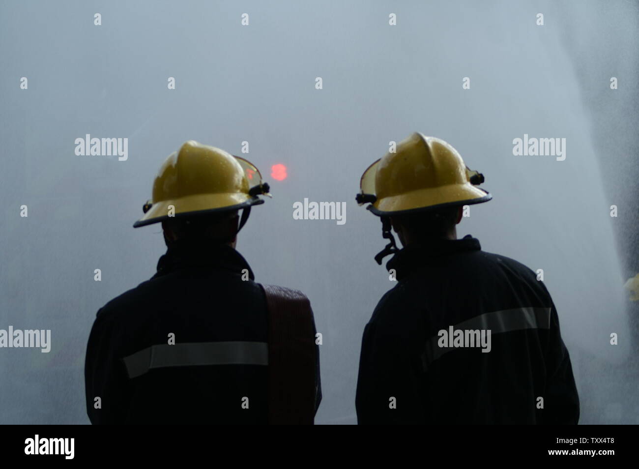 Liquid fire apparatus hi-res stock photography and images - Alamy