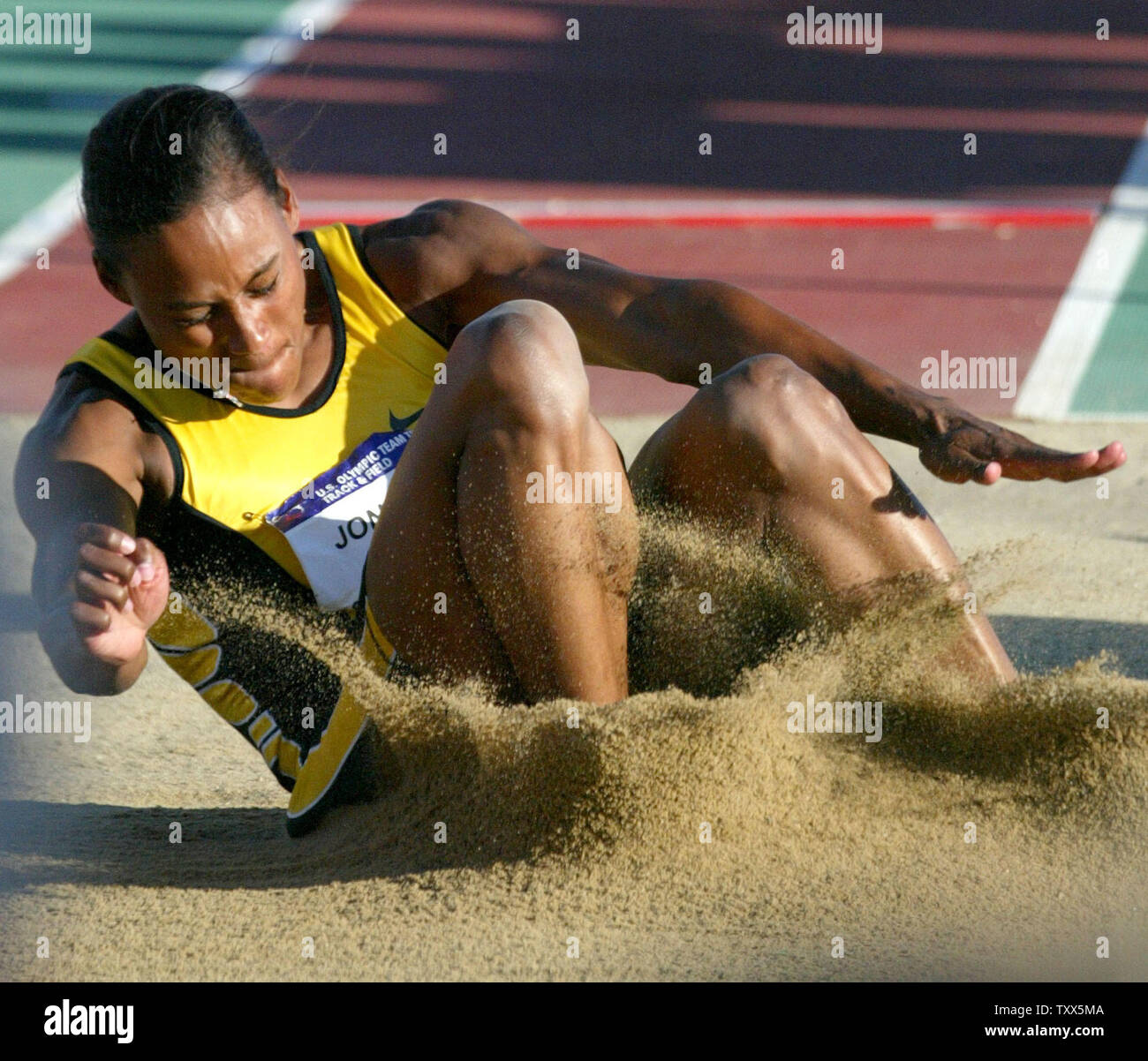 Womens long jump qualifying hi-res stock photography and images - Alamy