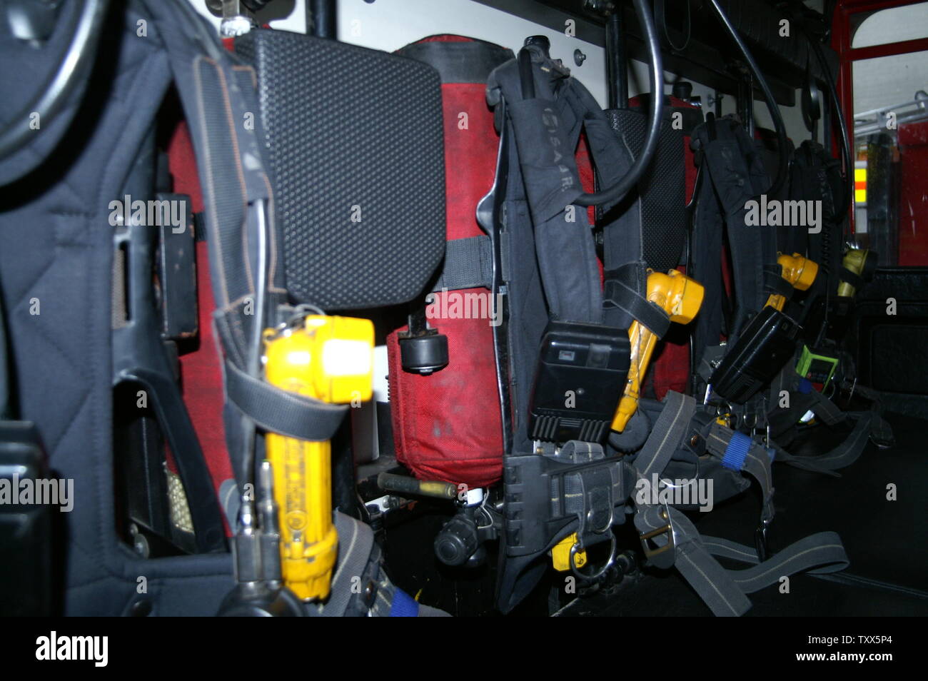 Fighting apparatus hi-res stock photography and images - Alamy