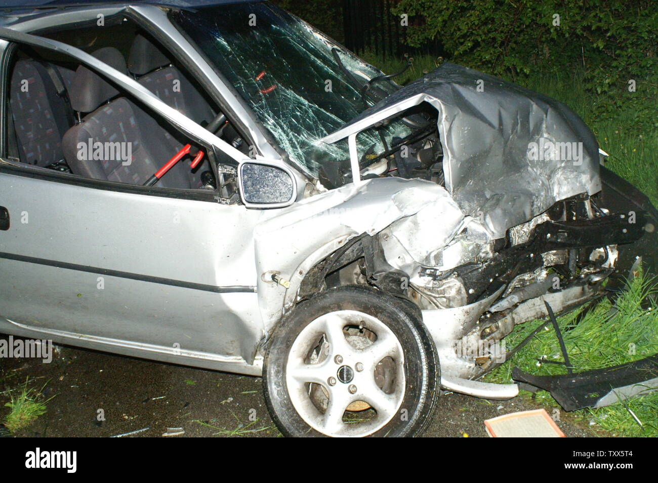 Car collision and smoke hi-res stock photography and images - Alamy