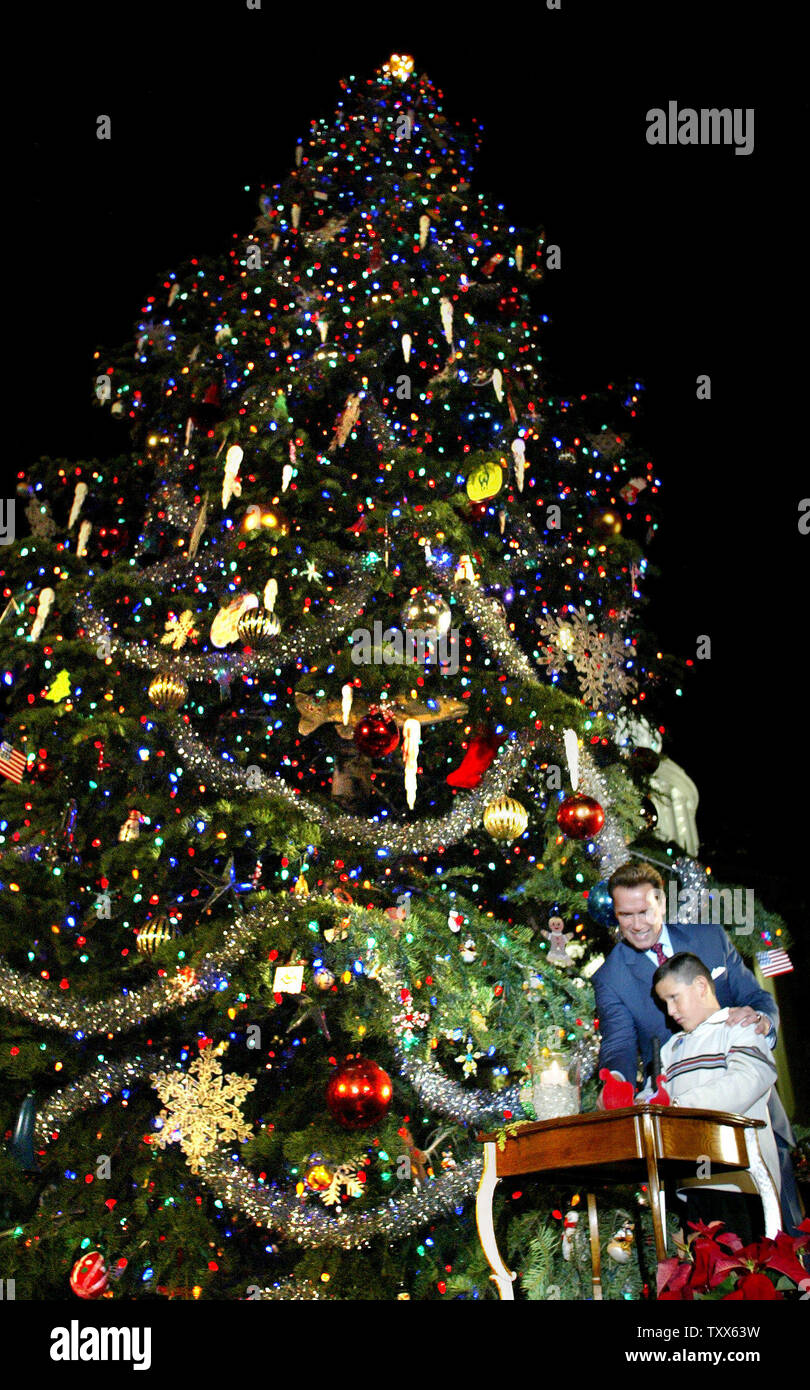 California Governor Arnold Schwarzenegger and nine year-old Jos Antonio ...