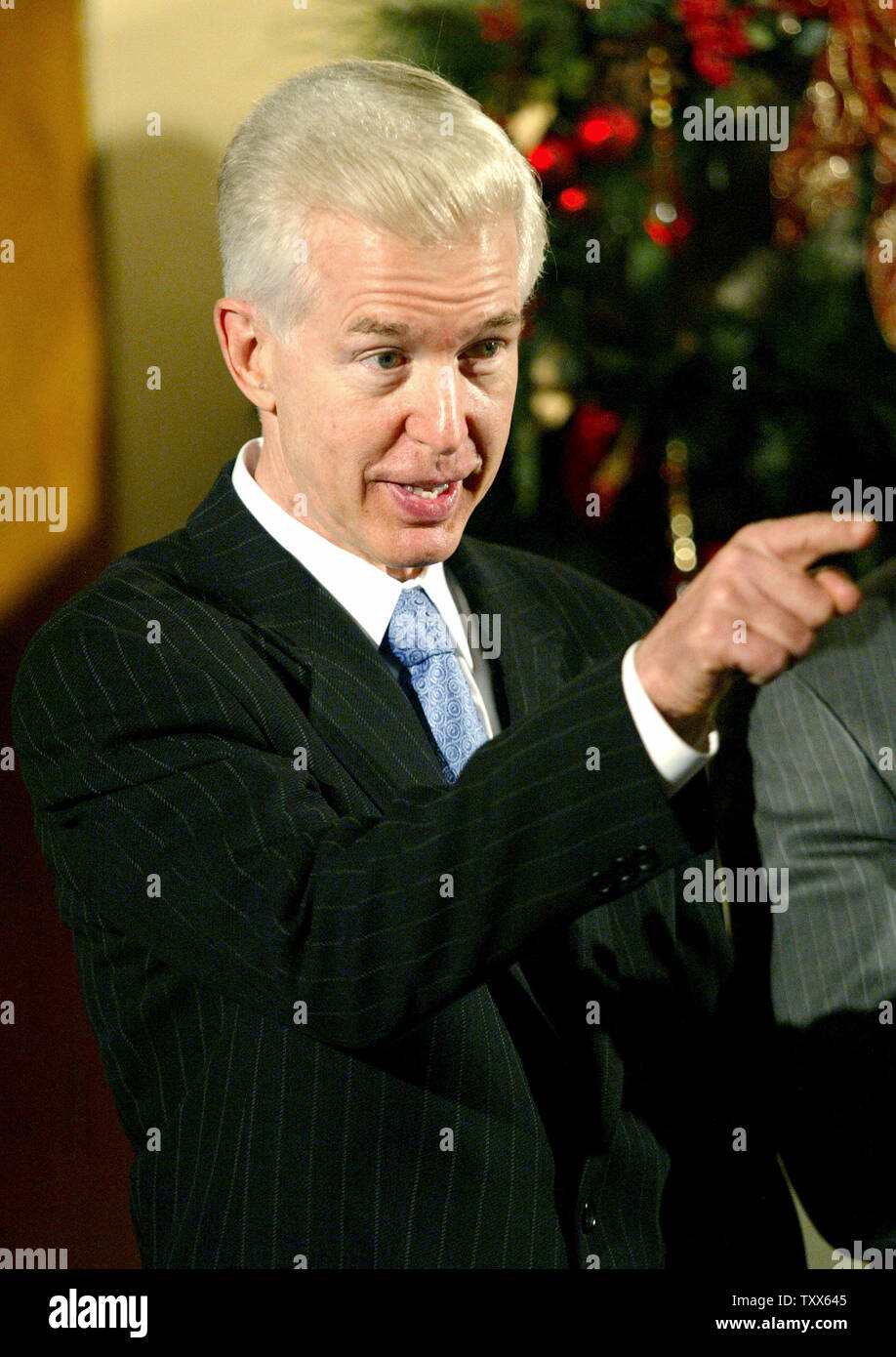 Gray davis and arnold schwarzenegger hi-res stock photography and ...