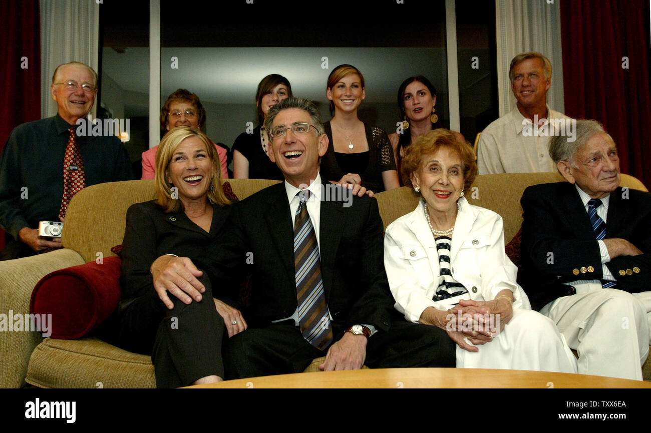 From left right jerry hi-res stock photography and images - Alamy