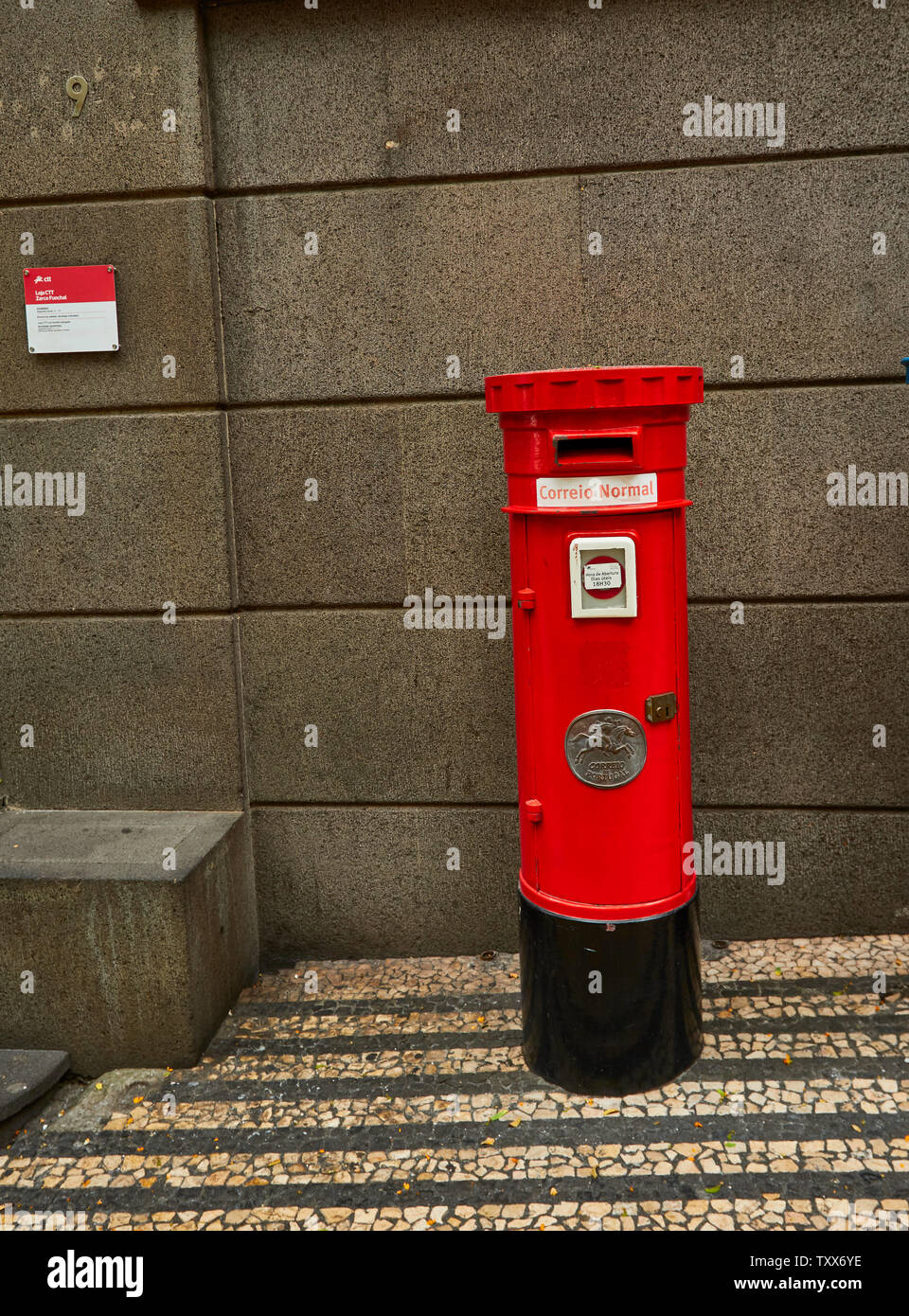 Pair of letter boxes hi-res stock photography and images - Alamy