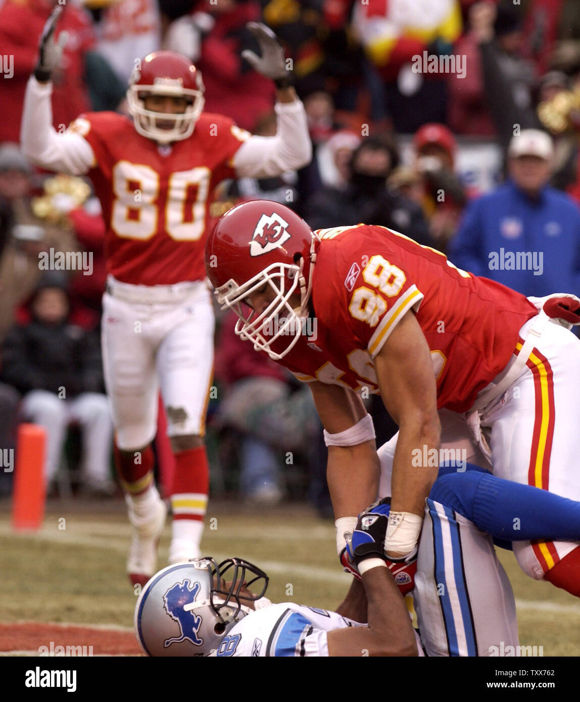 Tony gonzales chiefs hi-res stock photography and images - Alamy