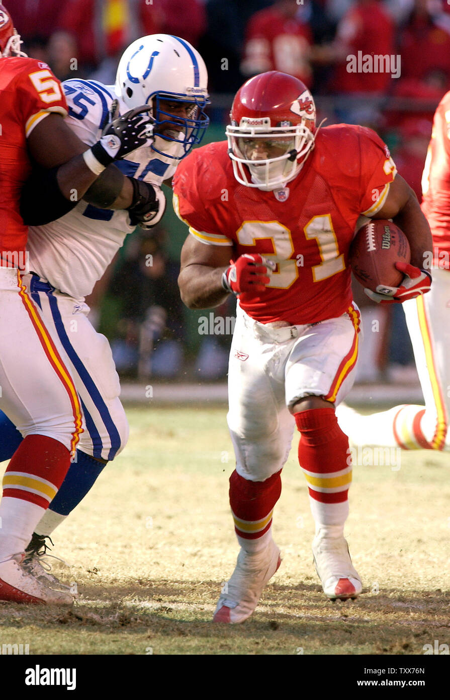 Priest holmes chiefs hi-res stock photography and images - Alamy