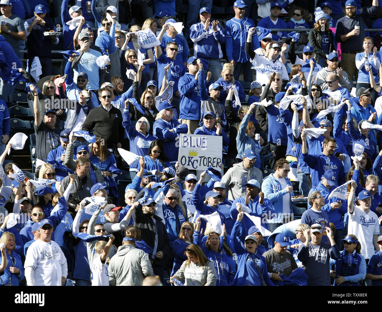 Kansas City Royals fans cheer for their team playing the Toronto Blue ...