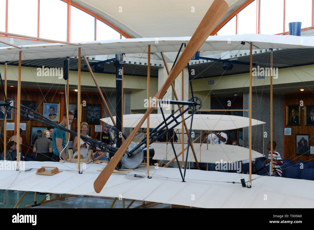 Wright brothers plane hi-res stock photography and images - Alamy