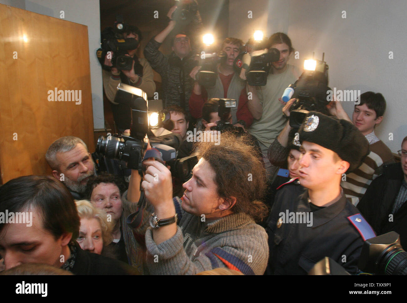 Headless corpse hi-res stock photography and images - Alamy