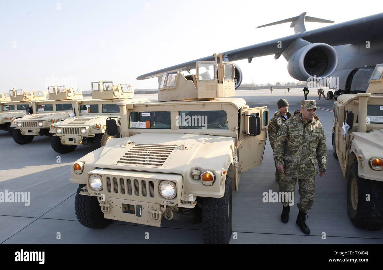 Humvee plane hi-res stock photography and images - Alamy