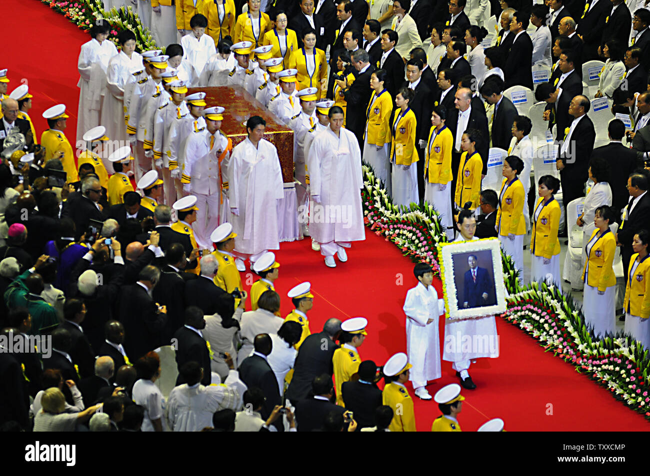 Sun myung moon hi-res stock photography and images - Alamy