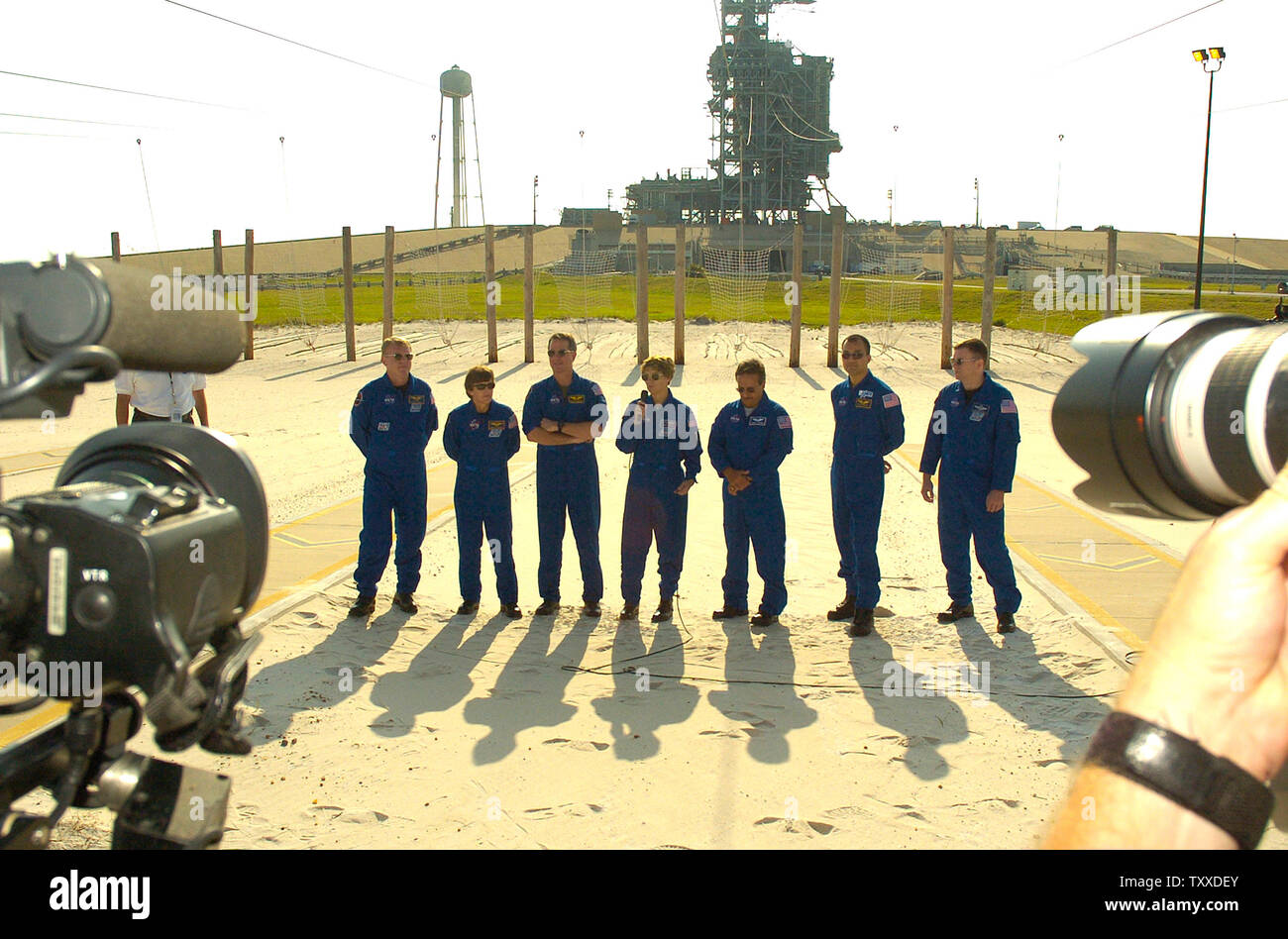 Sts 114 hi-res stock photography and images - Alamy