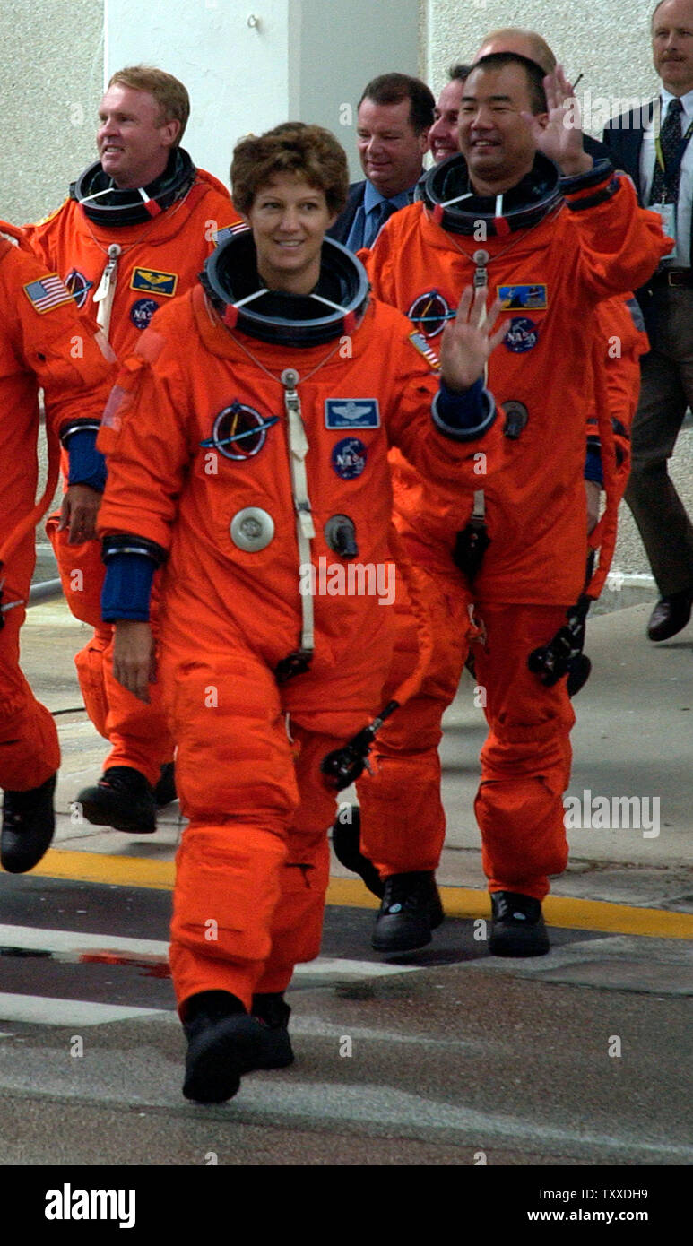 Eileen collins hi-res stock photography and images - Alamy