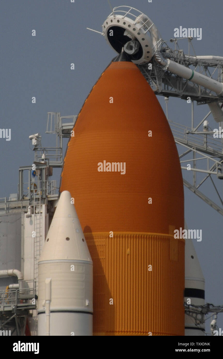Sts 118 launch hi-res stock photography and images - Alamy