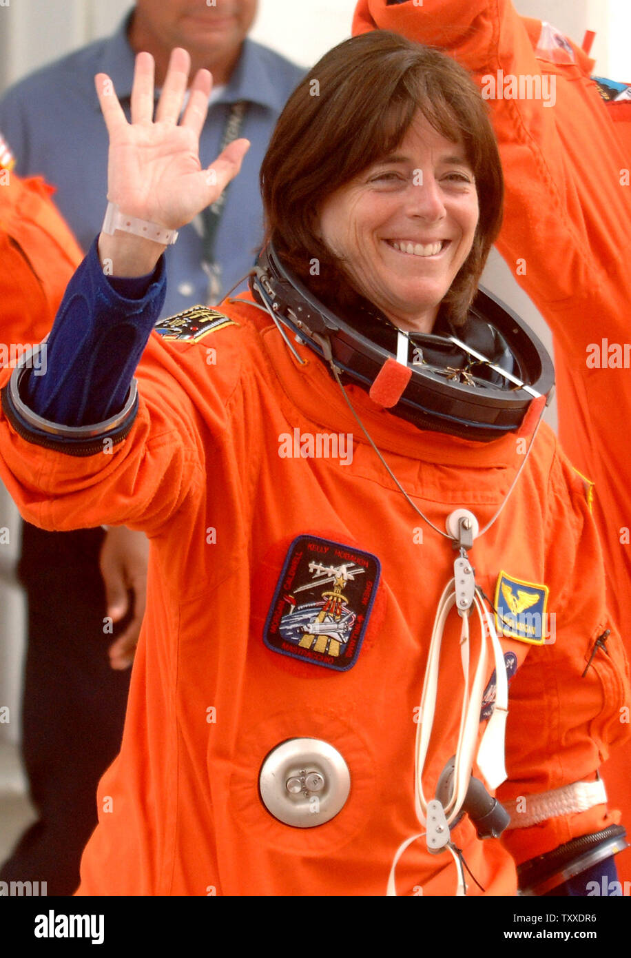 Endeavour Shuttle Launch 2002 High Resolution Stock Photography and ...