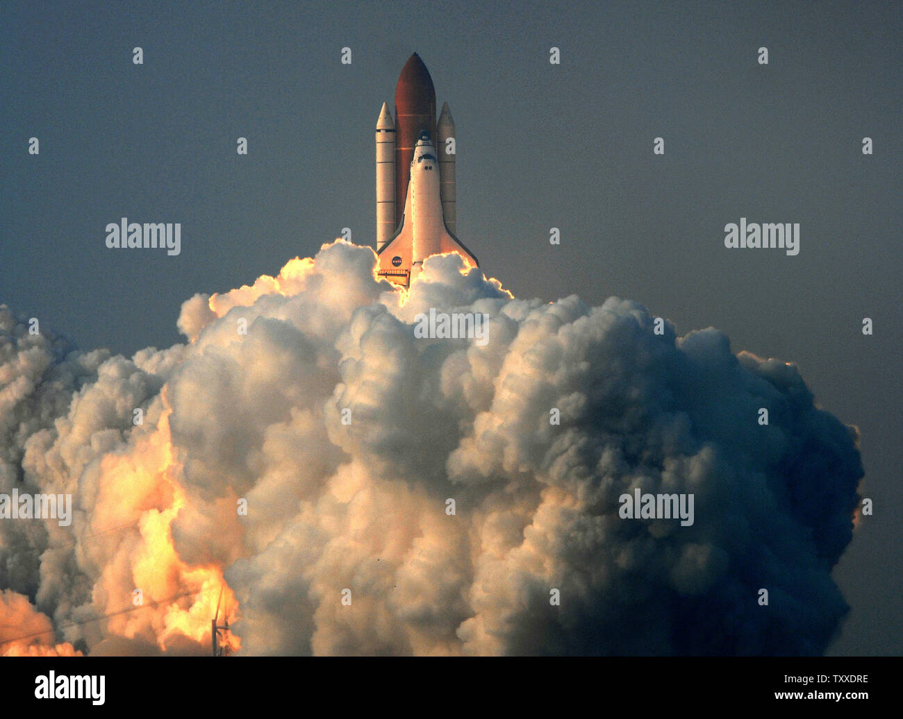 Endeavour Crew Sts 118 Space Shuttle
