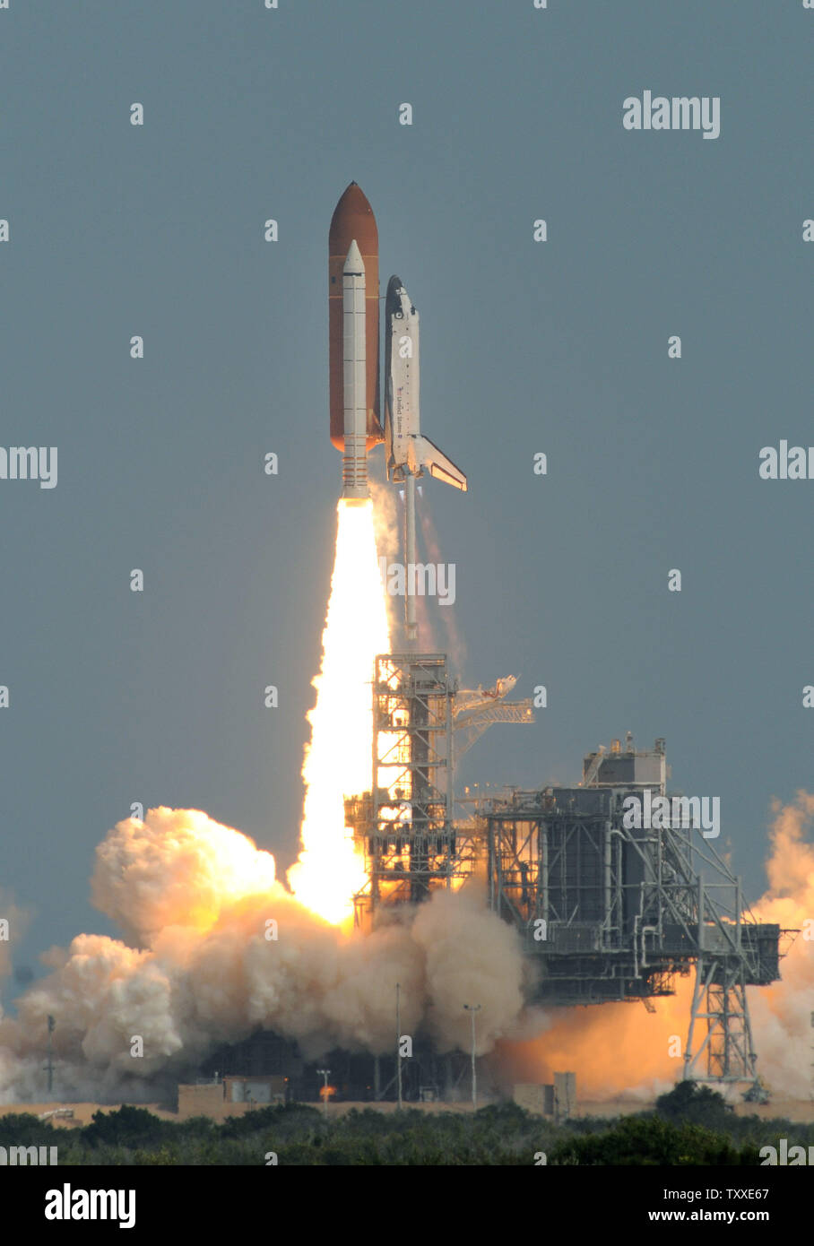 Space Shuttle Atlantis launches on mission STS-122 from Launch Complex ...