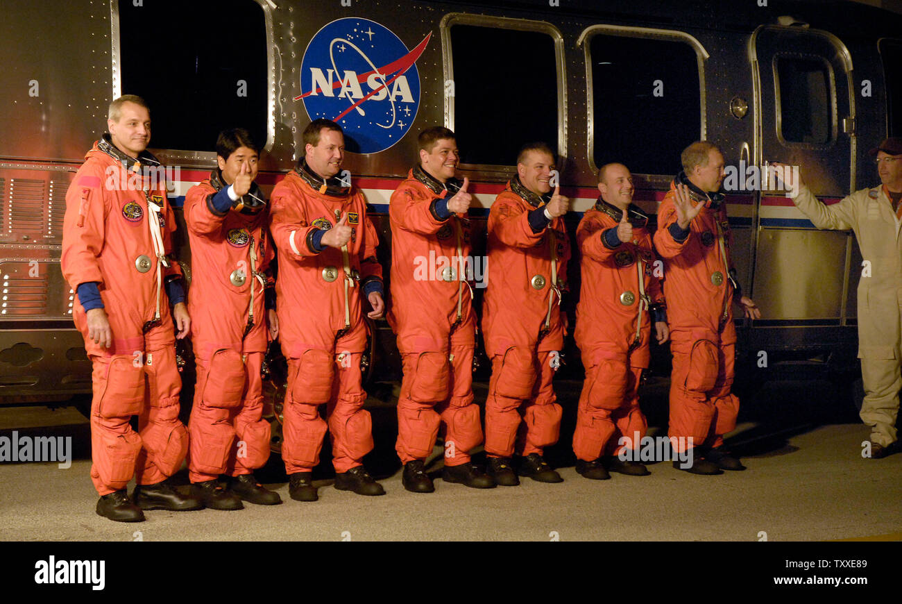 The astronaut crew of NASA's Space Shuttle Endeavour, Rick Linnehan ...