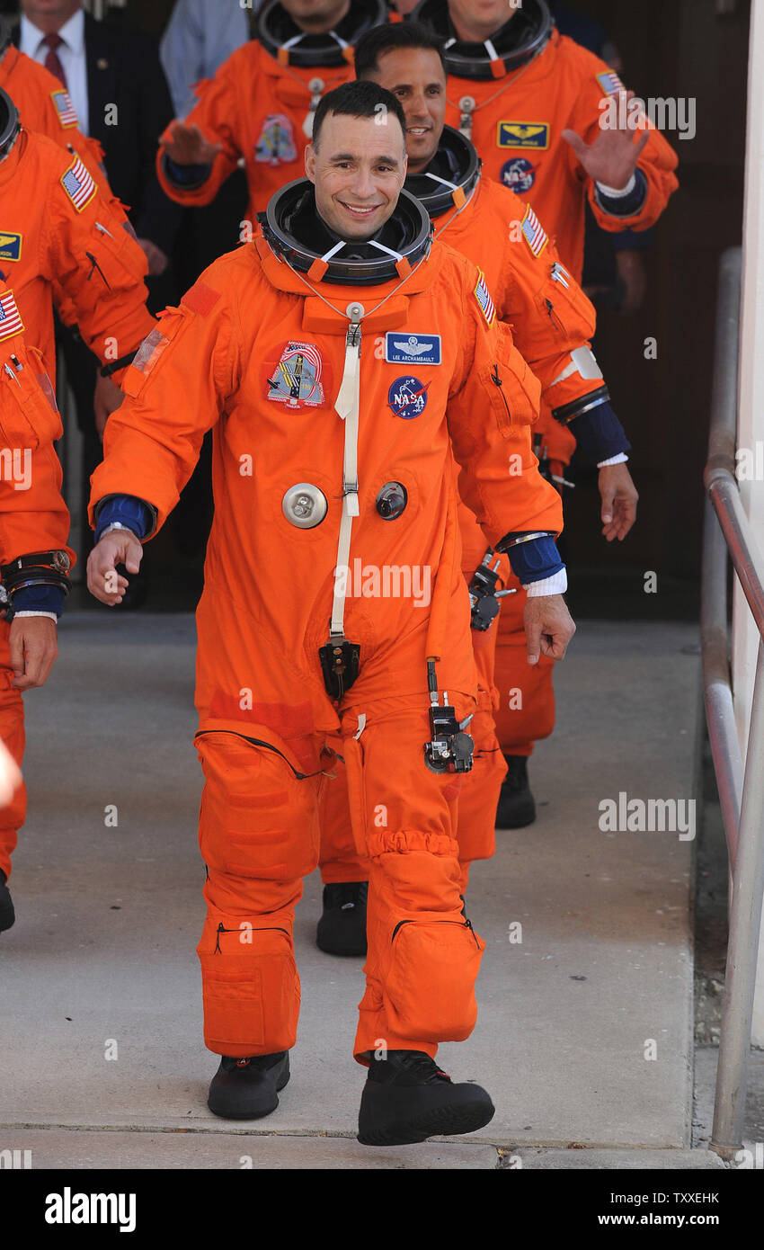 Sts 119 hi-res stock photography and images - Alamy