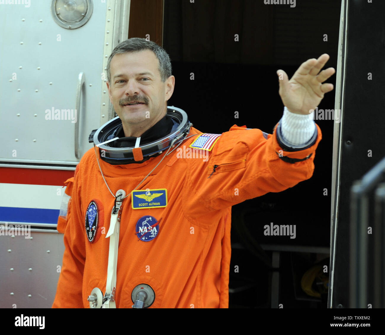 Scott altman hi-res stock photography and images - Alamy