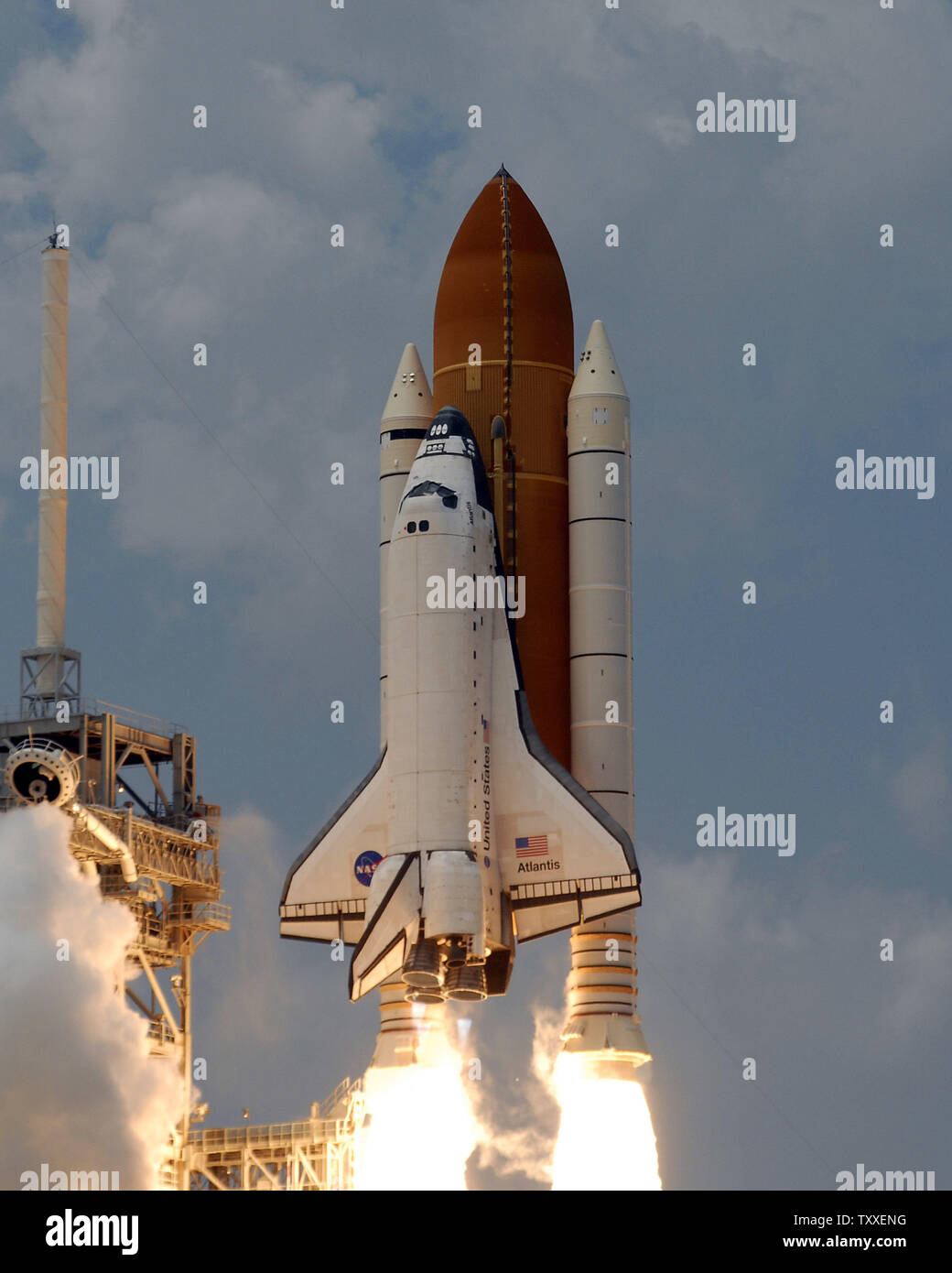 44 foot hi-res stock photography and images - Alamy