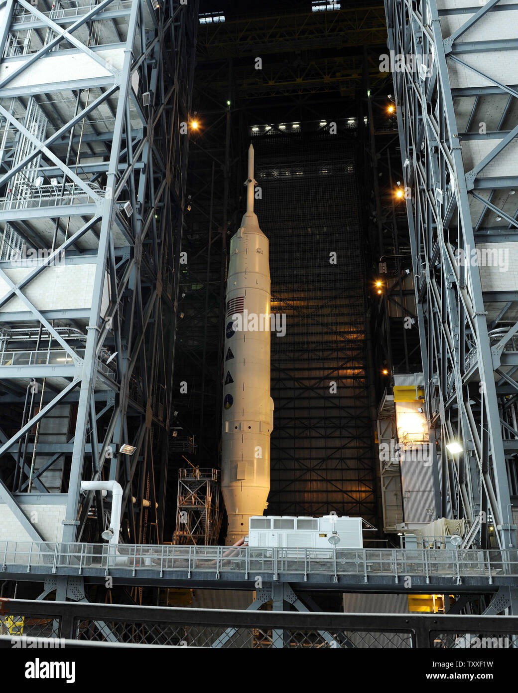 The upper stage of NASA's Ares 1-X rocket is on view for the first time ...