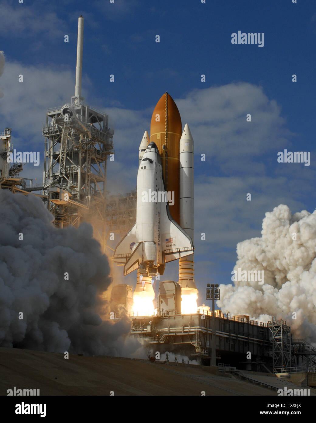 Atlantis Space Shuttle Sts 129 Launch