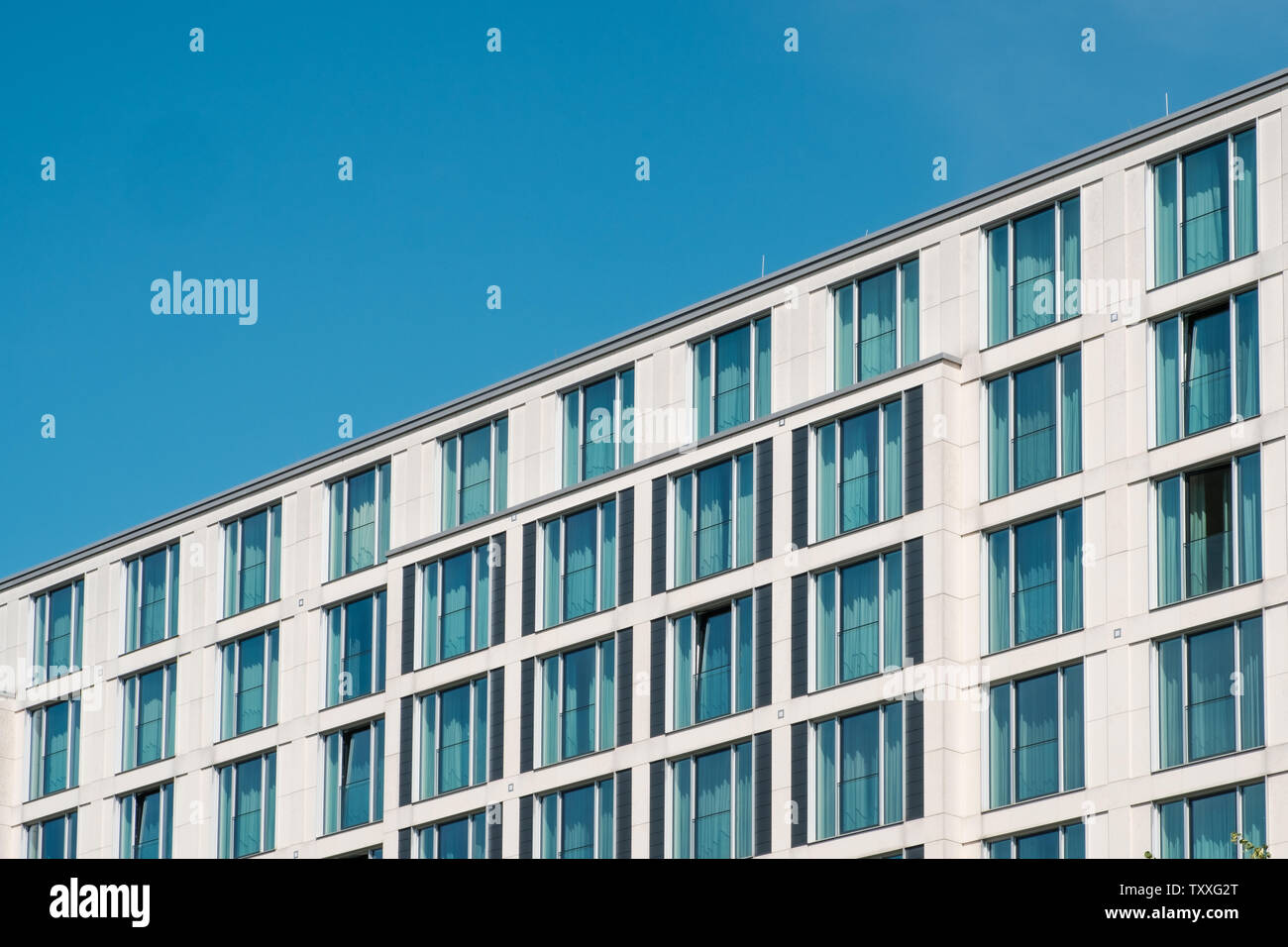 Real estate building hotel hi-res stock photography and images - Alamy