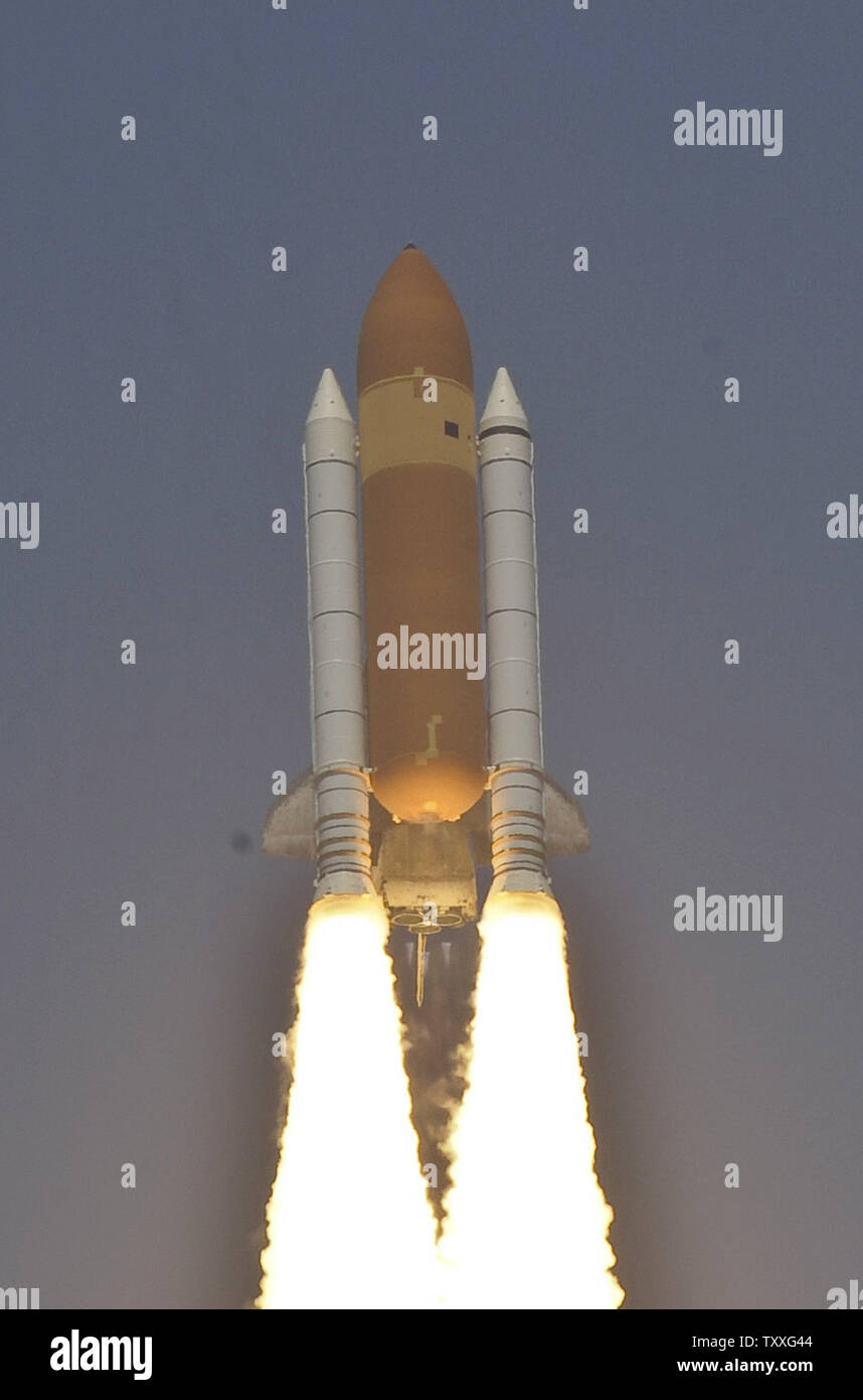 NASA's Space Shuttle Atlantis lifts off from Complex 39A at the Kennedy ...