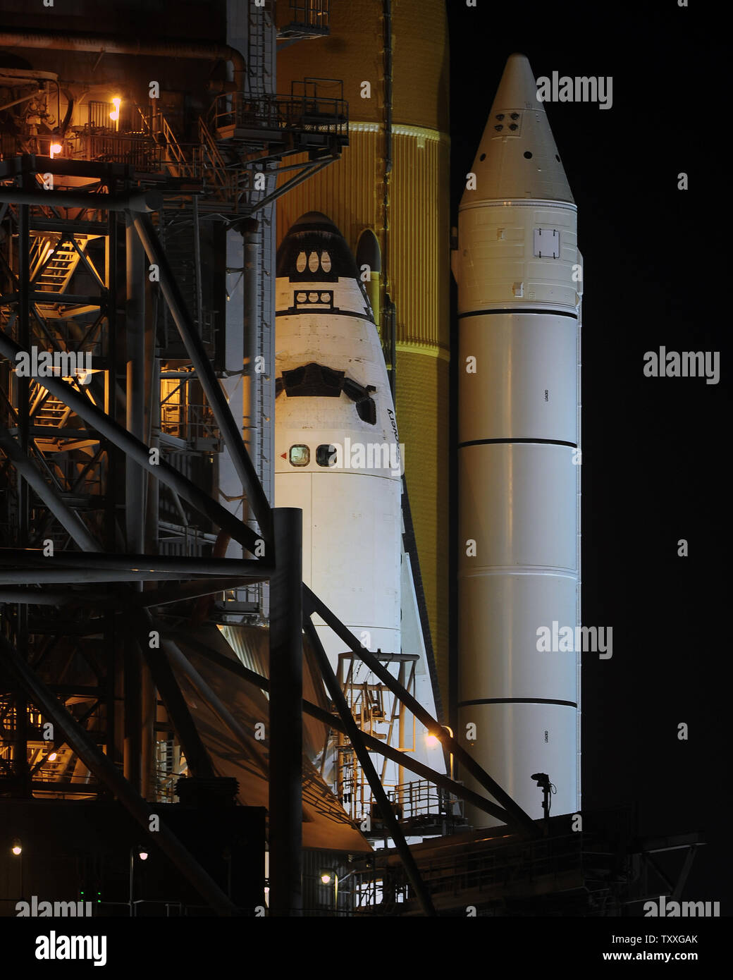 NASA makes final launch preparations for Space Shuttle "Discovery" as ...
