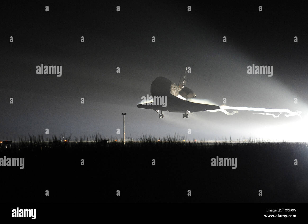 Sts 35 space shuttle launch hi-res stock photography and images - Alamy