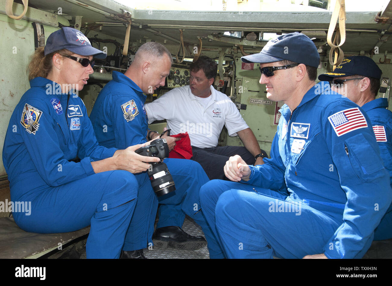 The crew of NASA's space shuttle "Atlantis", Mission Specialist Sandra ...
