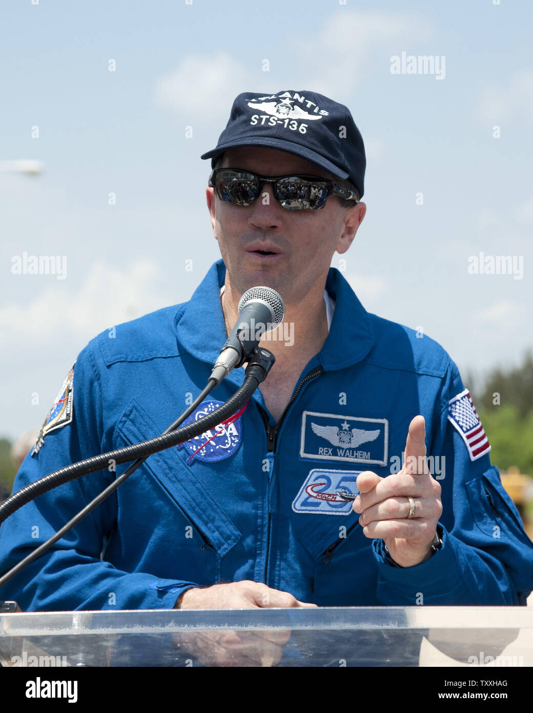 Nasa astronaut rex walheim hi-res stock photography and images - Alamy