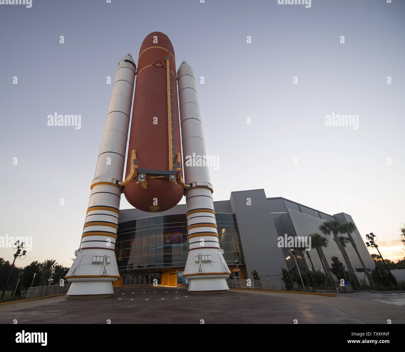 Space shuttle stack hi-res stock photography and images - Alamy