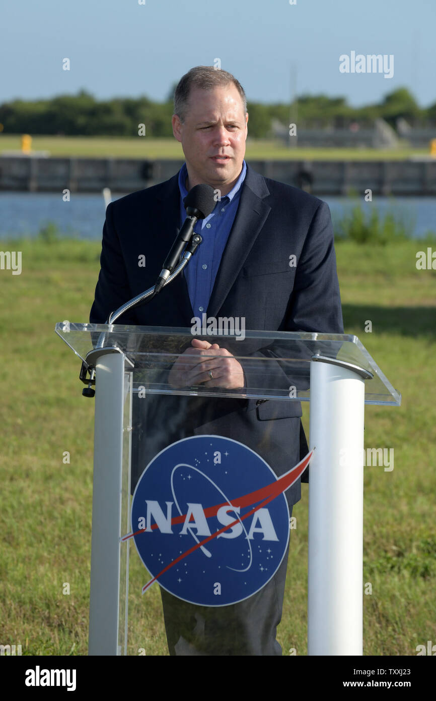 NASA Administrator, Jim Bridenstine speaks to the media from the Launch ...