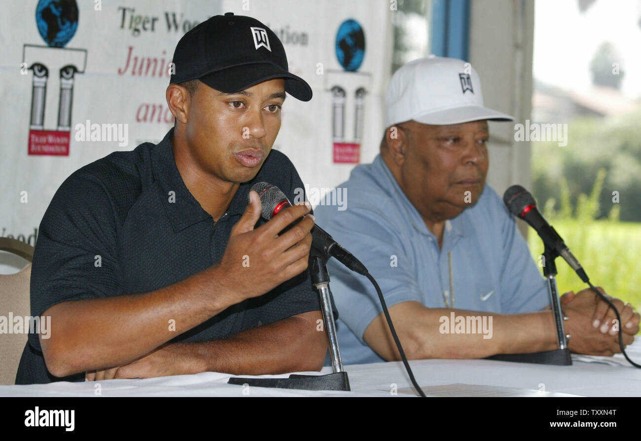 Tiger woods conference center hi-res stock photography and images - Alamy