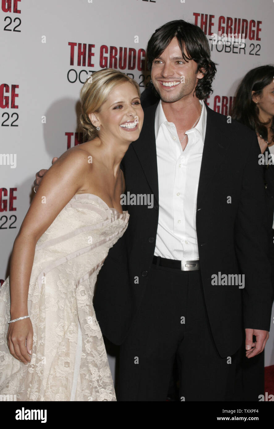 Sarah Michelle Gellar, left, and Jason Behr, the stars of the new film ...
