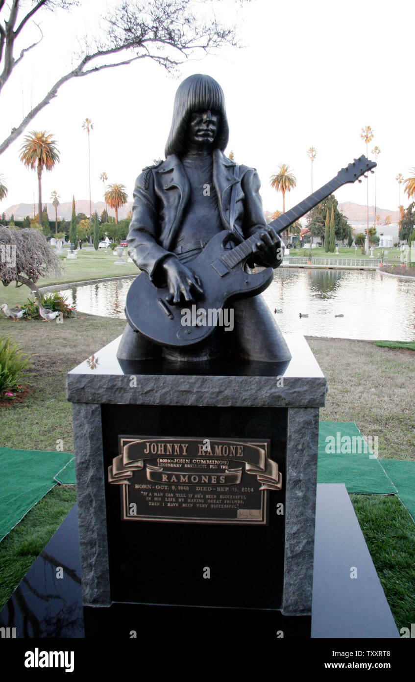 Johnny ramone hi-res stock photography and images - Alamy