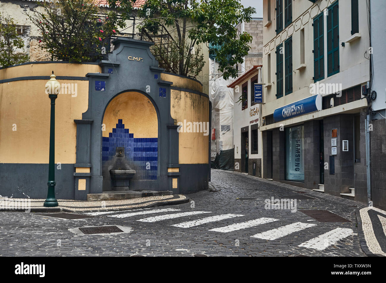 Funchal Old Town, Zone velha, colourful architecture, Funchal, Madeira ...