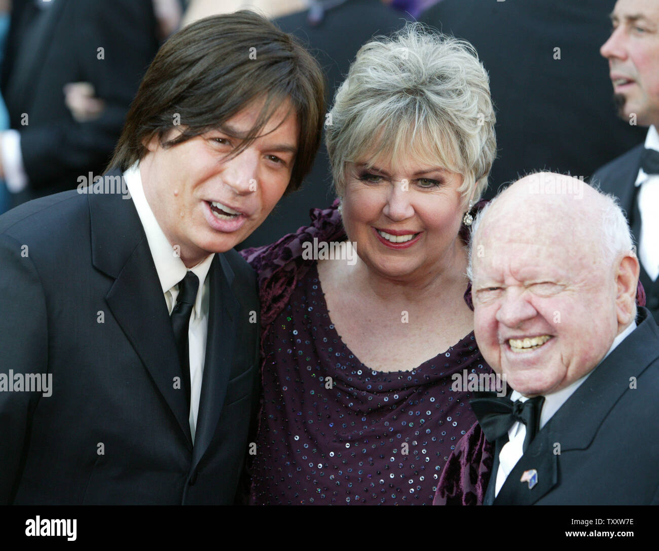 Canadian actor Mike Myers, Jan Rooney and Micky Rooney arrive for the ...
