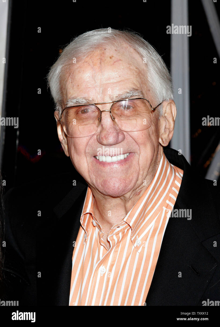 Ed mcmahon hi-res stock photography and images - Alamy